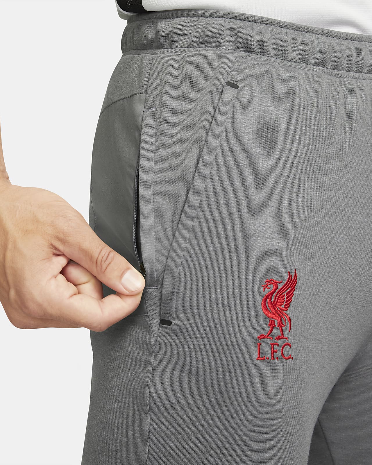 Liverpool F.C. Men's Nike Dri-FIT Football Pants. Nike BE