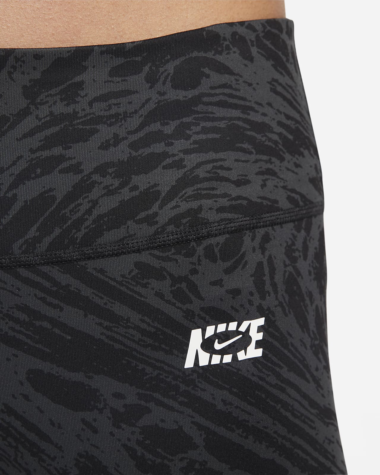 Nike One Icon Clash Women's High-Waisted 7/8 Printed Leggings. Nike BE