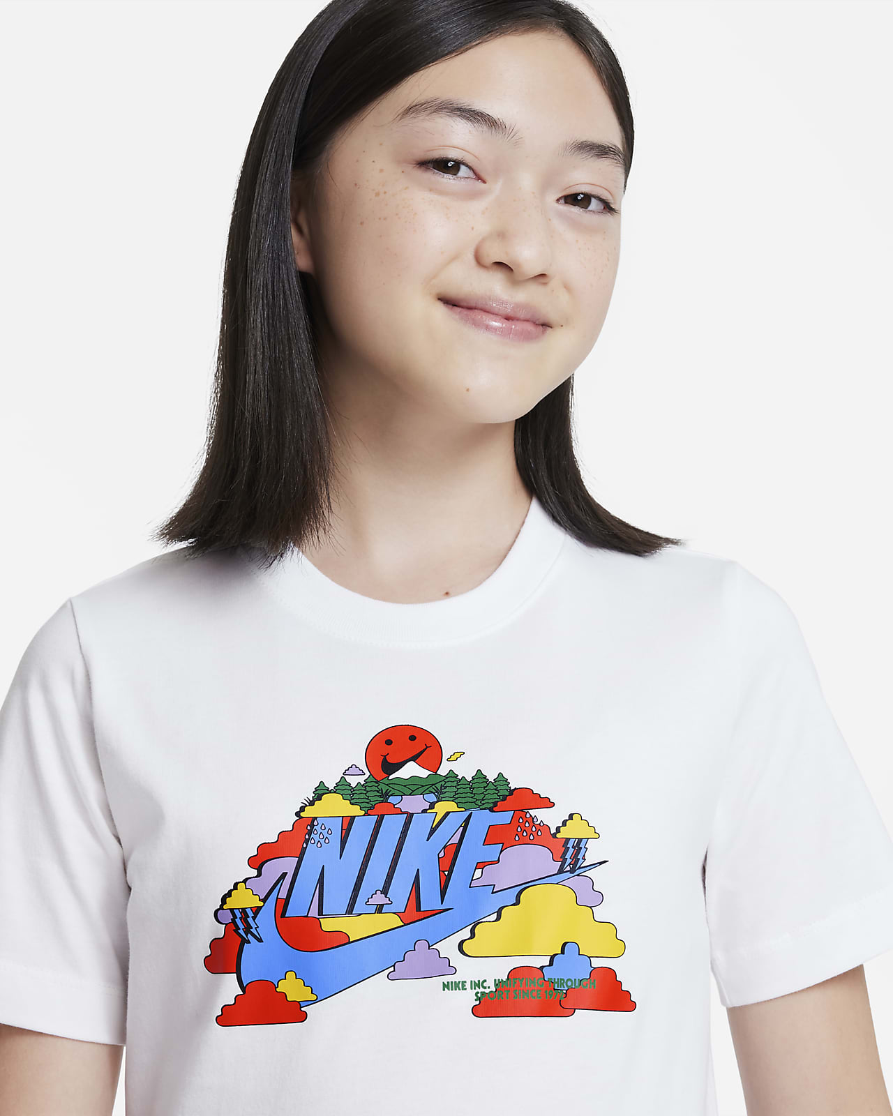 Nike Sportswear Older Kids' T-Shirt. Nike CZ