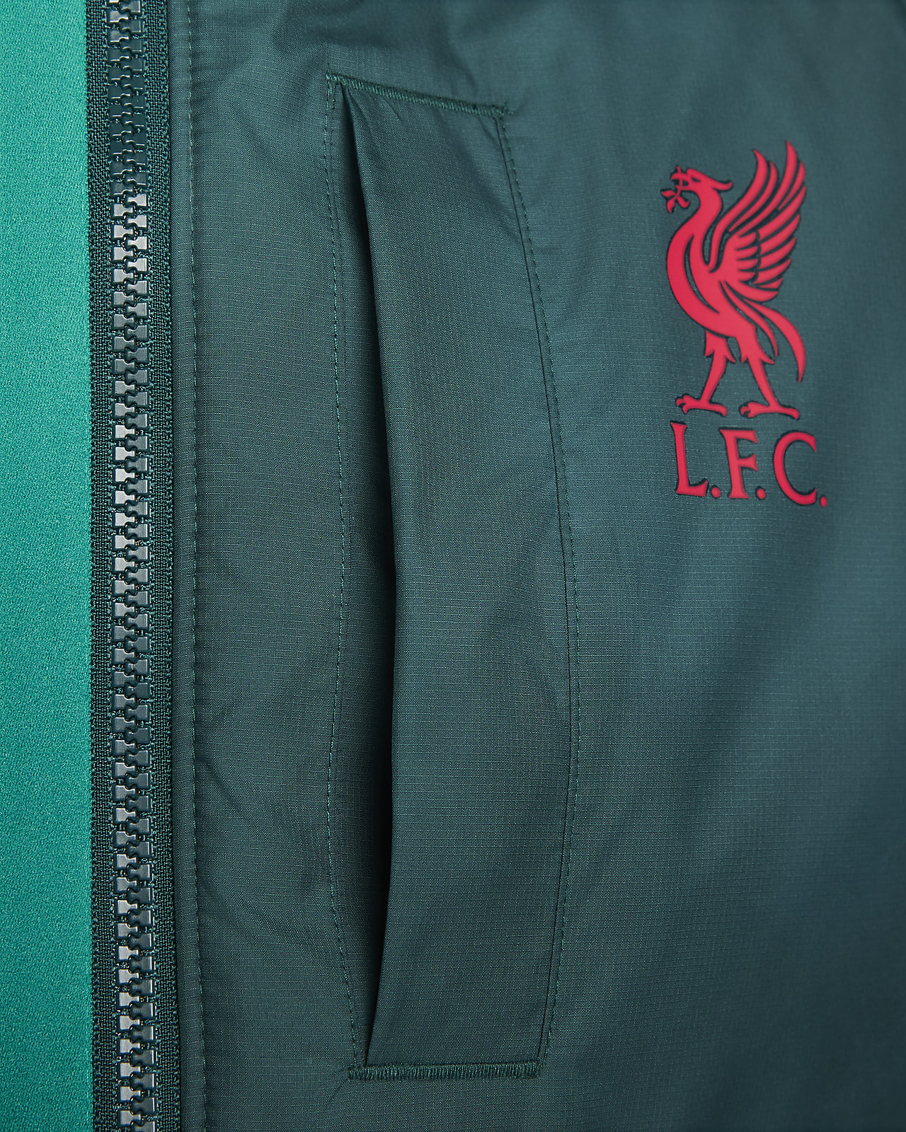 Liverpool F.C. AWF Men's Winterized Full-Zip Football Jacket. Nike LU