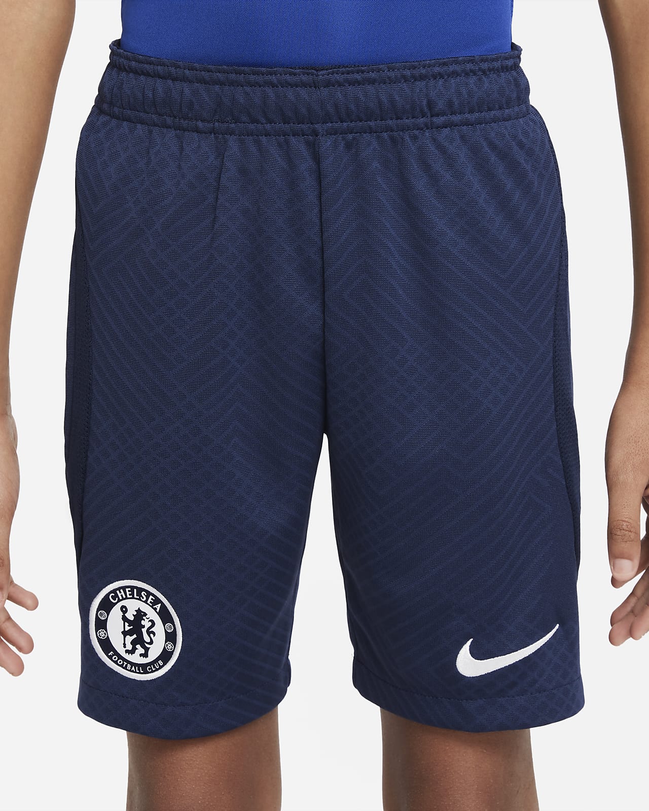 Chelsea F.C. Strike Older Kids' Nike Dri-FIT Football Shorts. Nike CZ