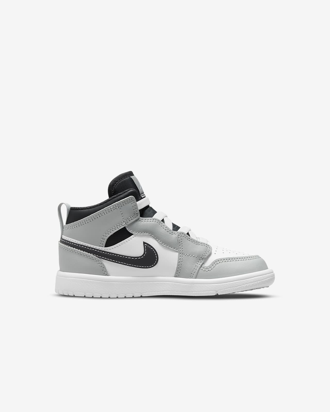 Jordan 1 Mid Younger Kids' Shoes. Nike MY