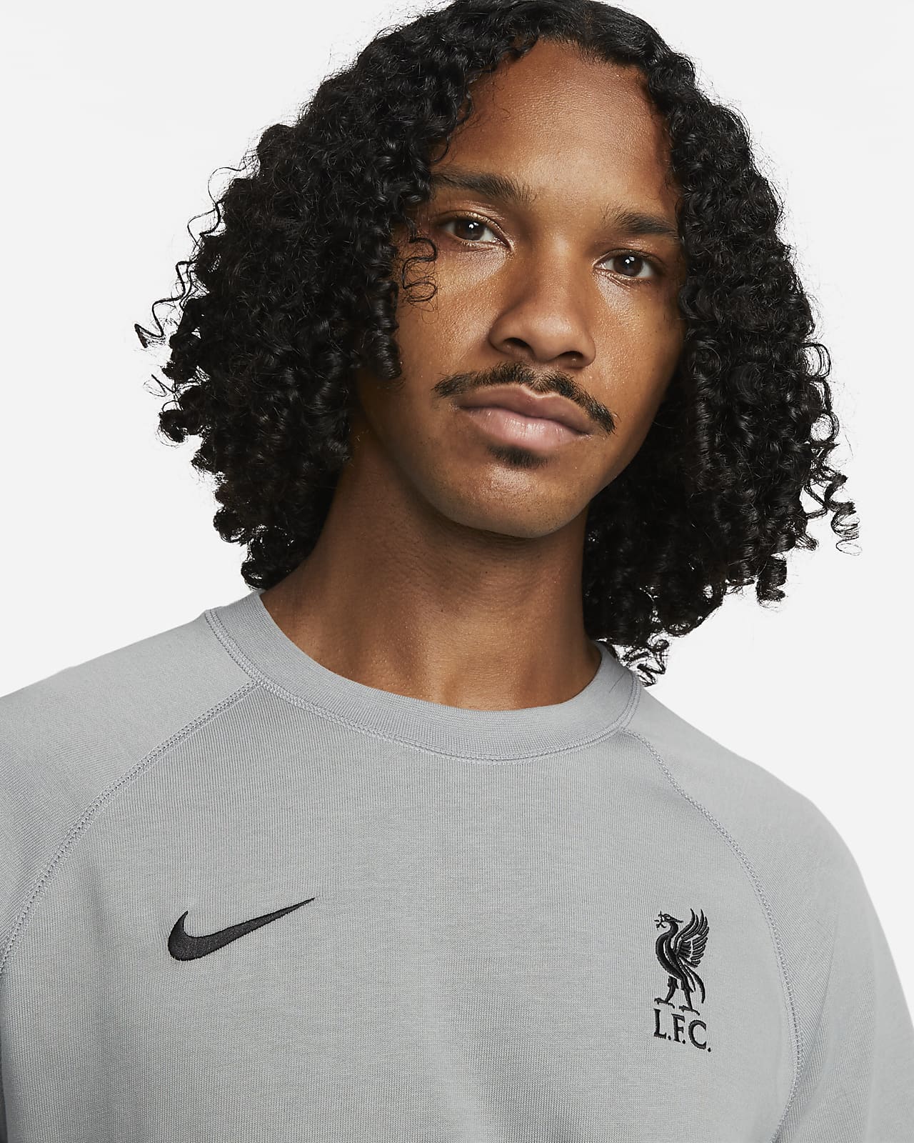 Liverpool F.C. Travel Away Men's Short-Sleeve Football Top. Nike LU