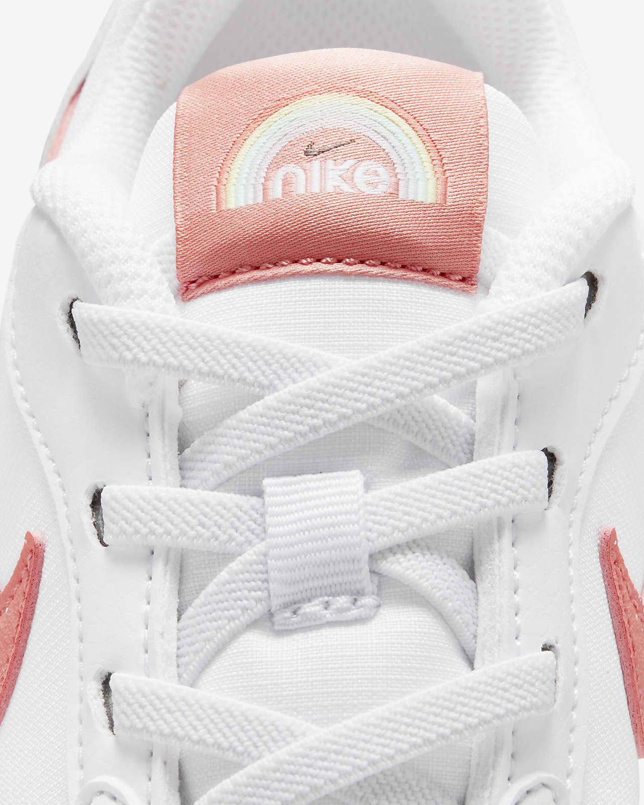 Nike Air Max Dawn SE Schuh für jüngere Kinder. Nike AT