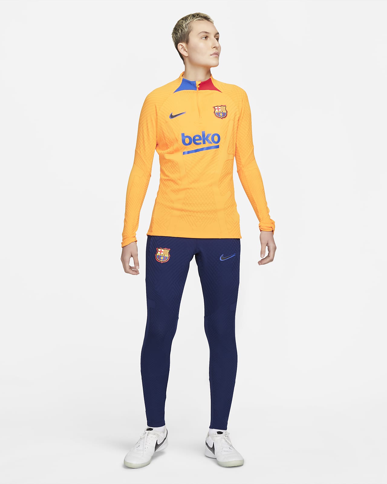 F.C. Barcelona Strike Elite Women's Nike Dri-FIT ADV Knit Football Pants. Nike BE