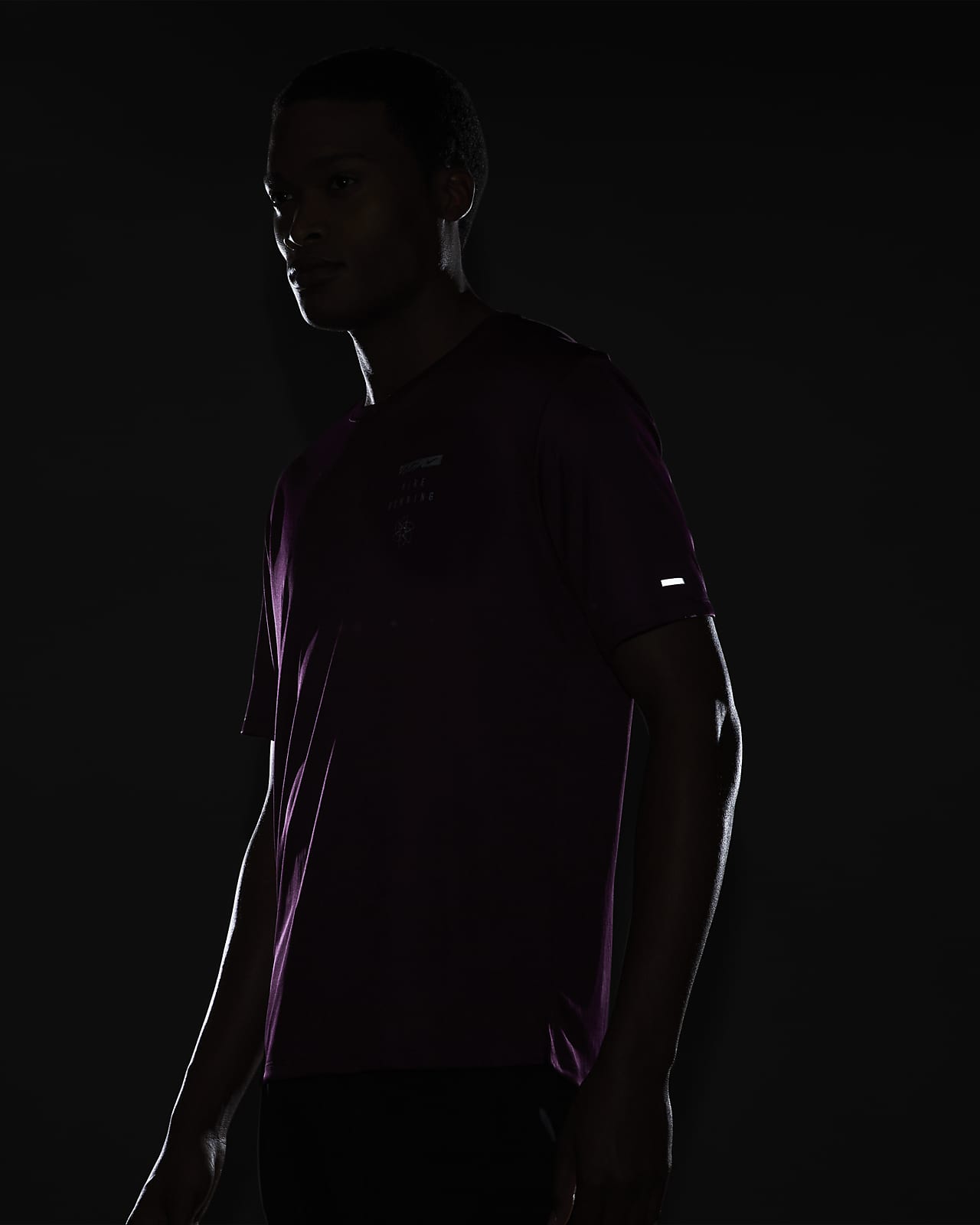 Nike Dri-FIT UV Run Division Miler Men's Graphic Short-Sleeve Top. Nike CZ