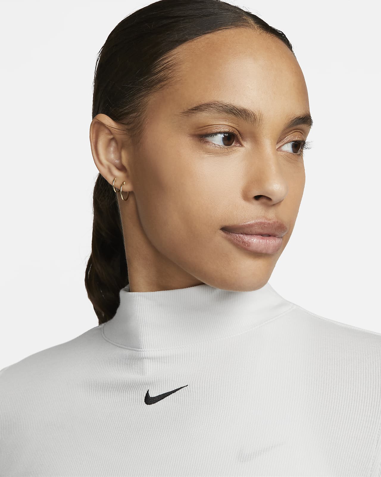 Nike Sportswear Essential Women's Ribbed Mock-Neck Long-Sleeve Top. Nike GB
