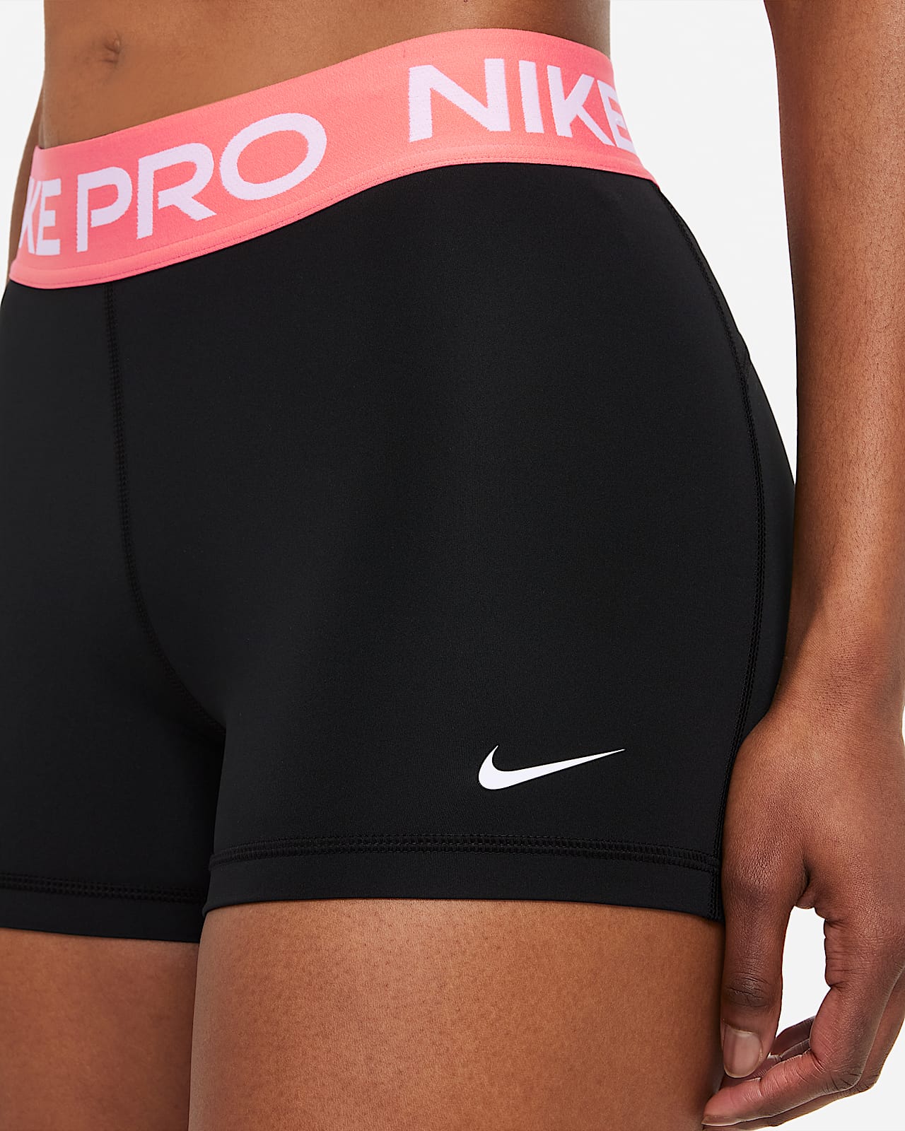 Nike Pro Damenshorts (ca. 8 cm). Nike DE