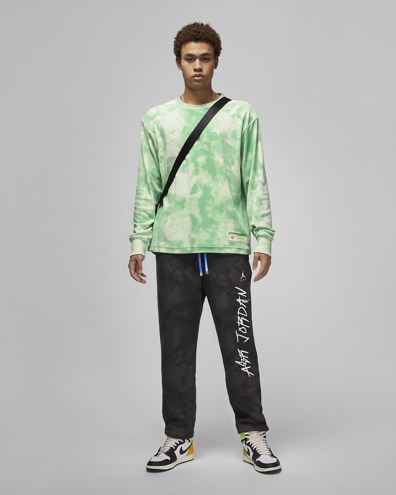 Jordan x J Balvin Men's Crew. Nike AE