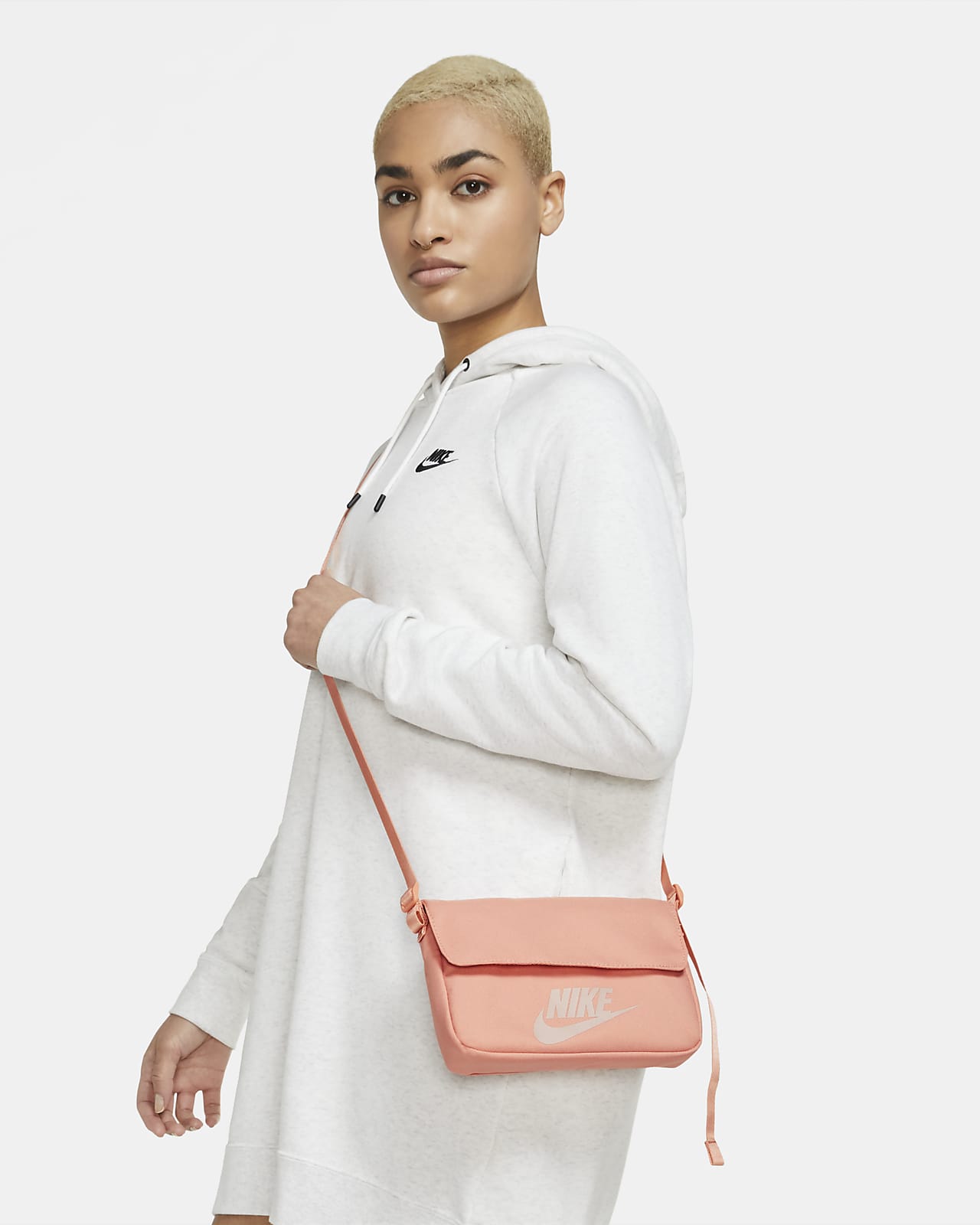 Nike Sportswear Women's Futura 365 Cross-Body Bag. Nike PH