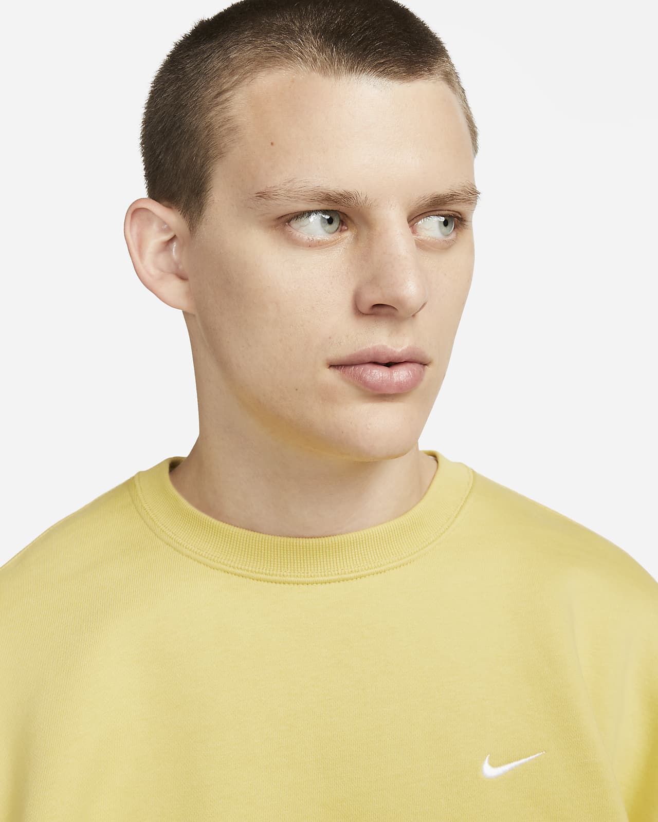 Nike Solo Swoosh Men's Fleece Crew. Nike CZ