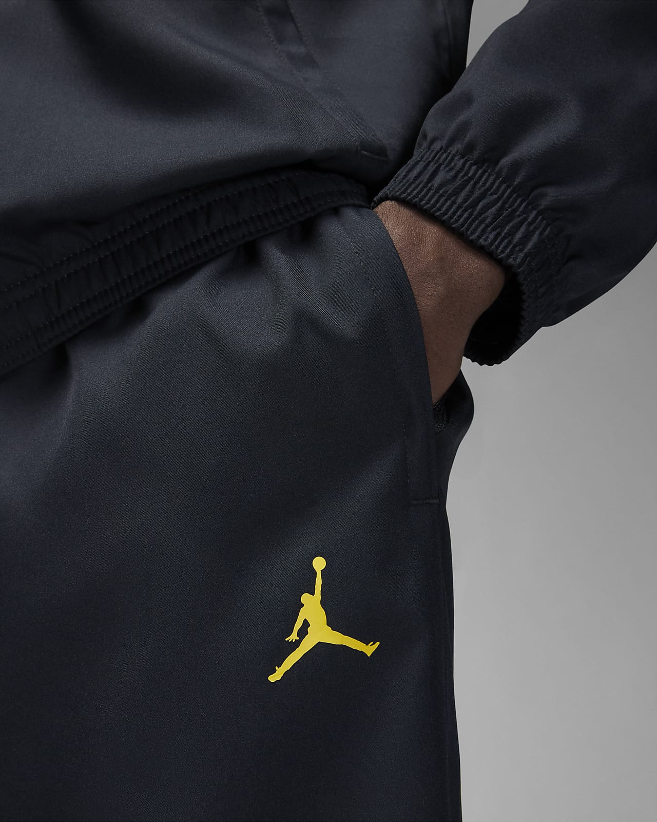 Paris Saint-Germain Strike Fourth Men's Jordan Dri-FIT Woven Football ...