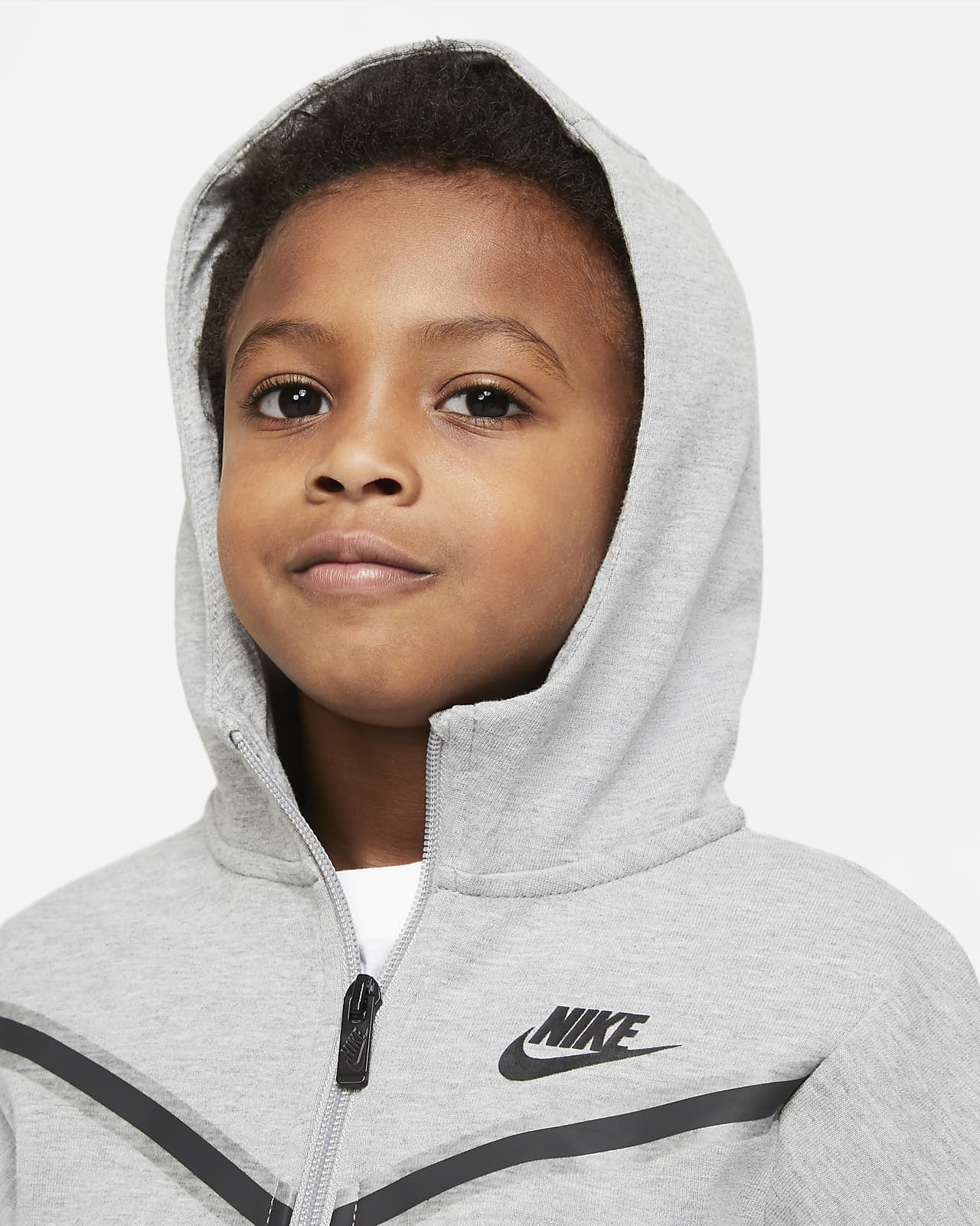 Nike Sportswear Tech Fleece Kleuterset met hoodie en broek. Nike BE