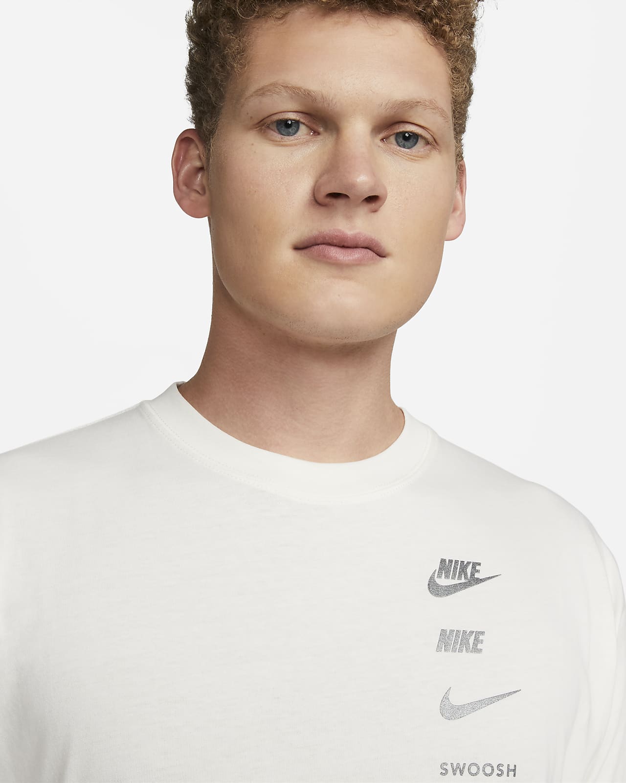 Nike Sportswear Standard Issue Men's T-Shirt. Nike NZ