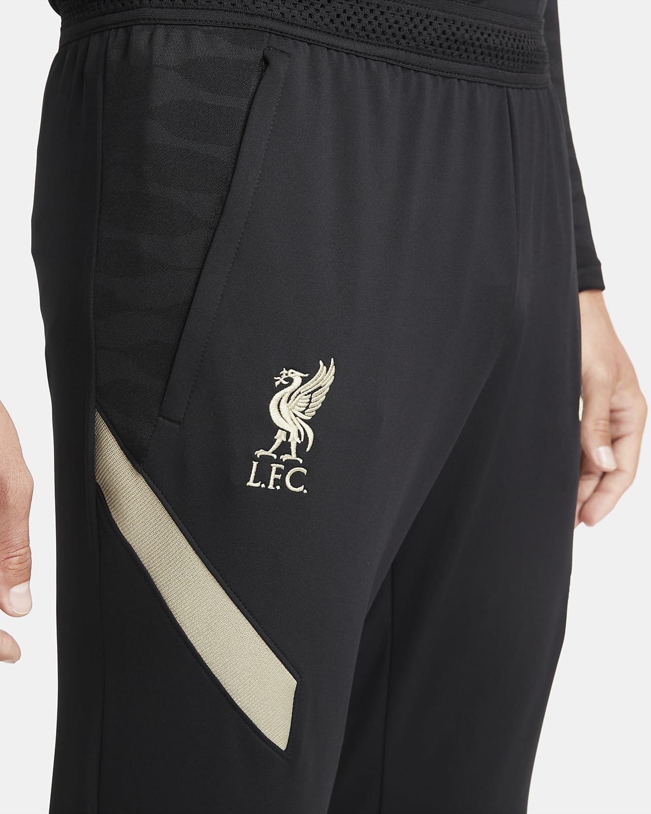 Liverpool F.C. Strike Men's Knit Football Pants. Nike PT