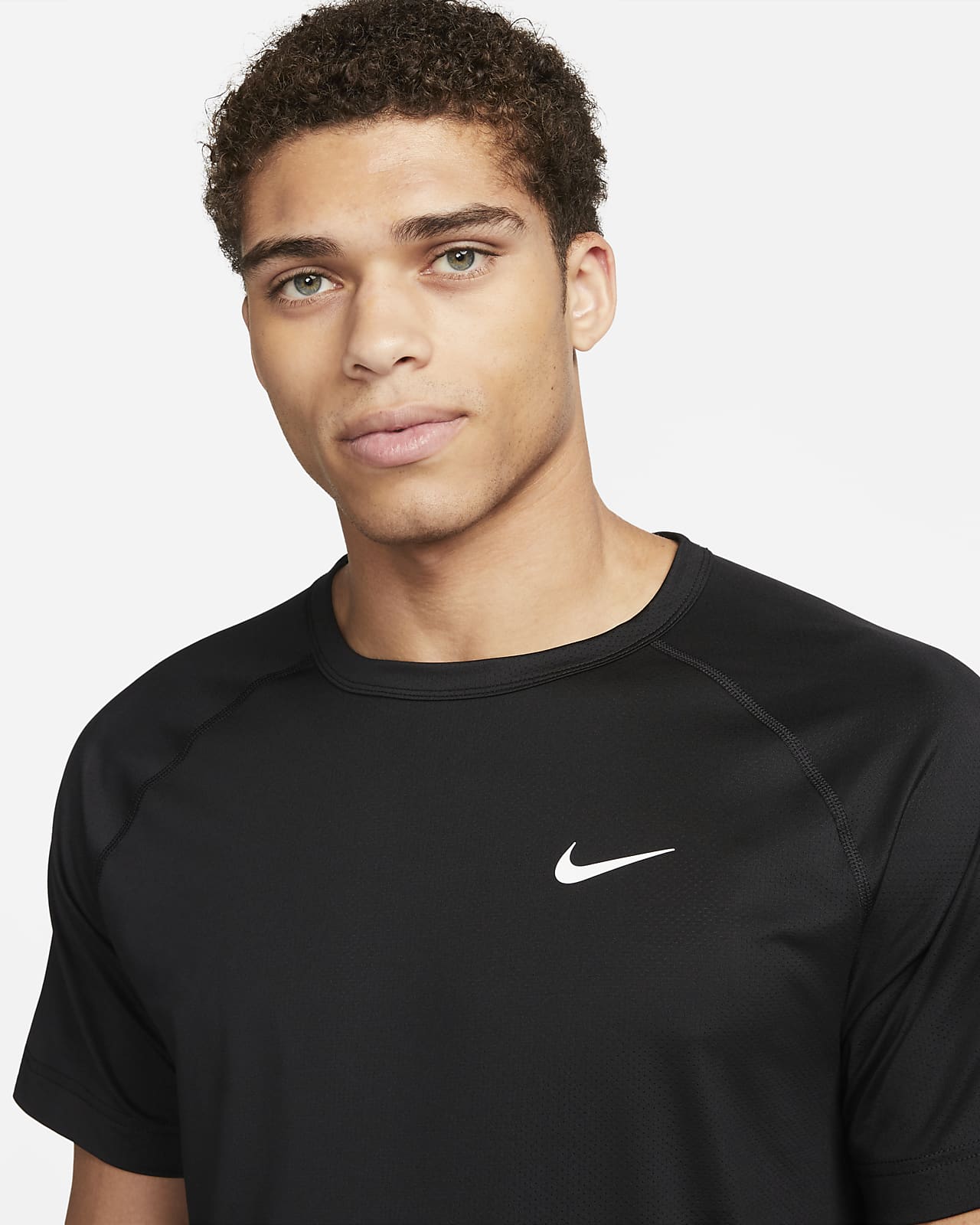 Nike Dri-FIT Ready Men's Short-Sleeve Fitness Top. Nike CH