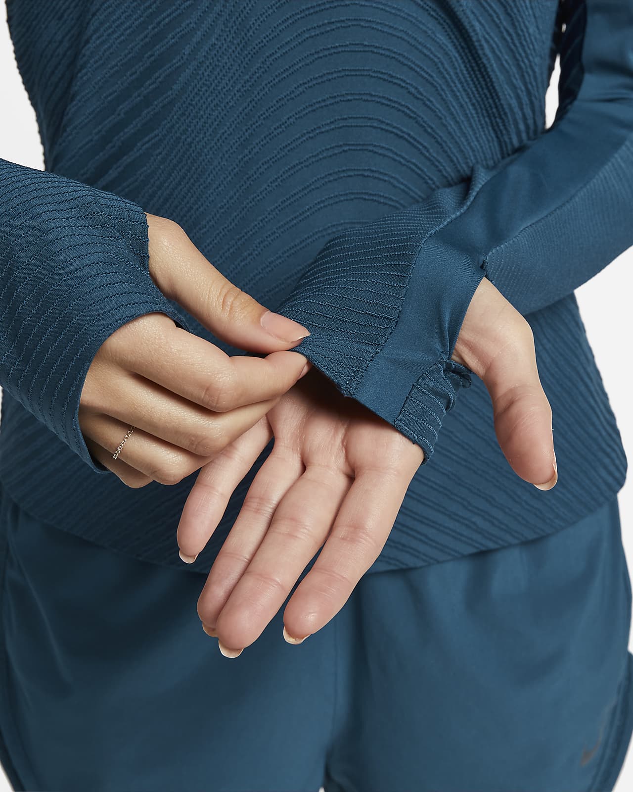 Nike Therma-FIT ADV Run Division Women's Running Mid Layer. Nike AE