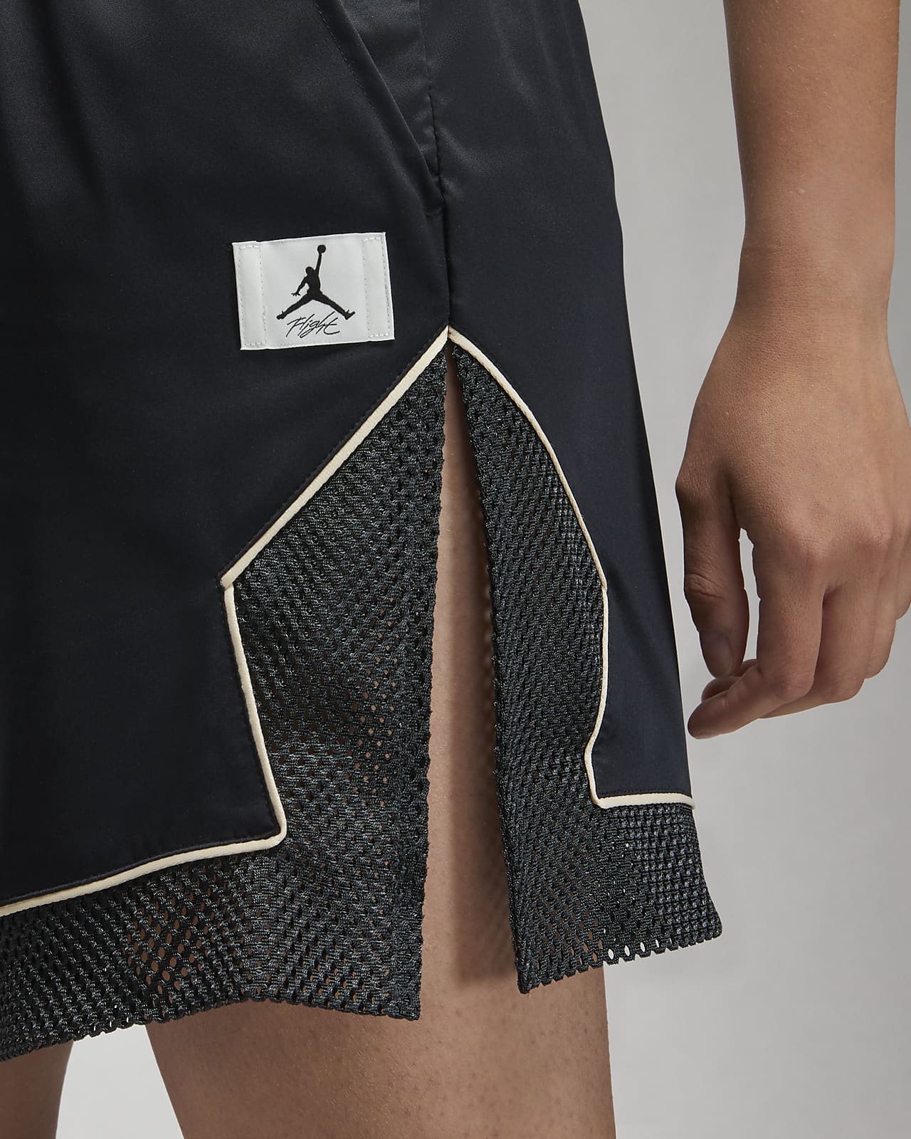 Jordan Essentials Women's Diamond Shorts. Nike LU