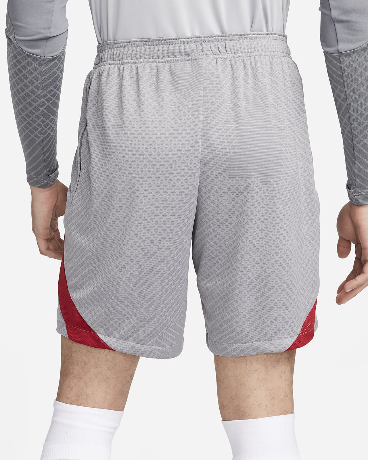 Liverpool F.C. Strike Men's Nike Dri-FIT Knit Football Shorts. Nike SA