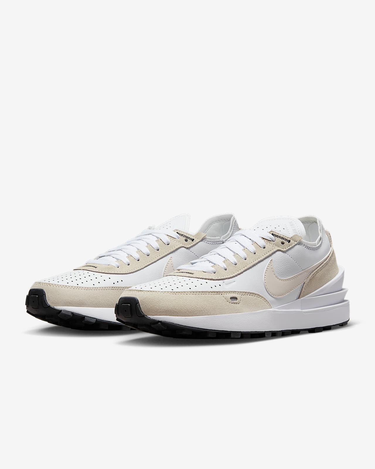 Nike Waffle One Leather Men's Shoes. Nike BE