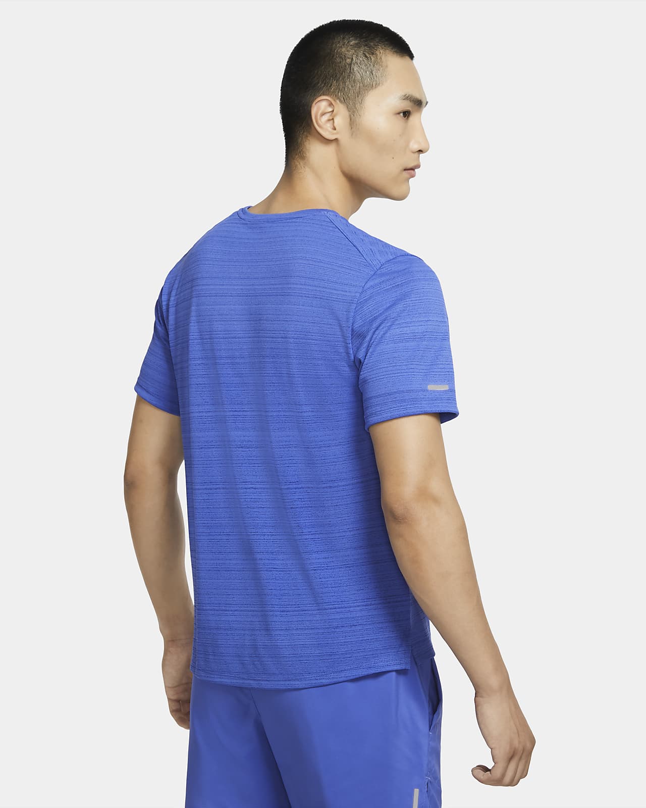 Nike Dri-FIT Miler 男款跑步上衣。Nike TW
