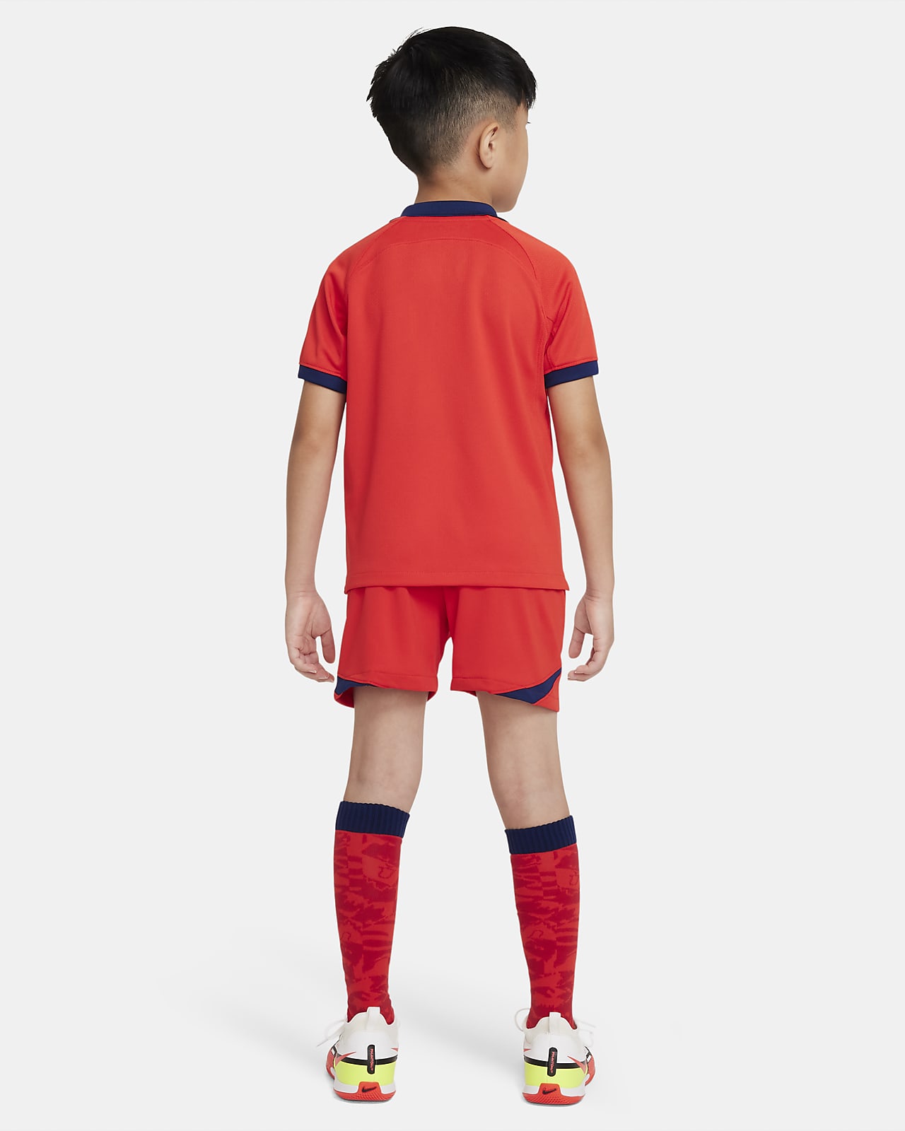 England 2022/23 Away Younger Kids' Football Kit. Nike PT
