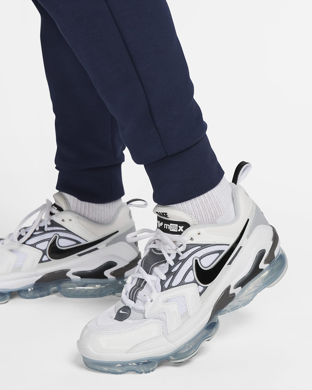 FFF Tech Fleece Men's Joggers. Nike NL