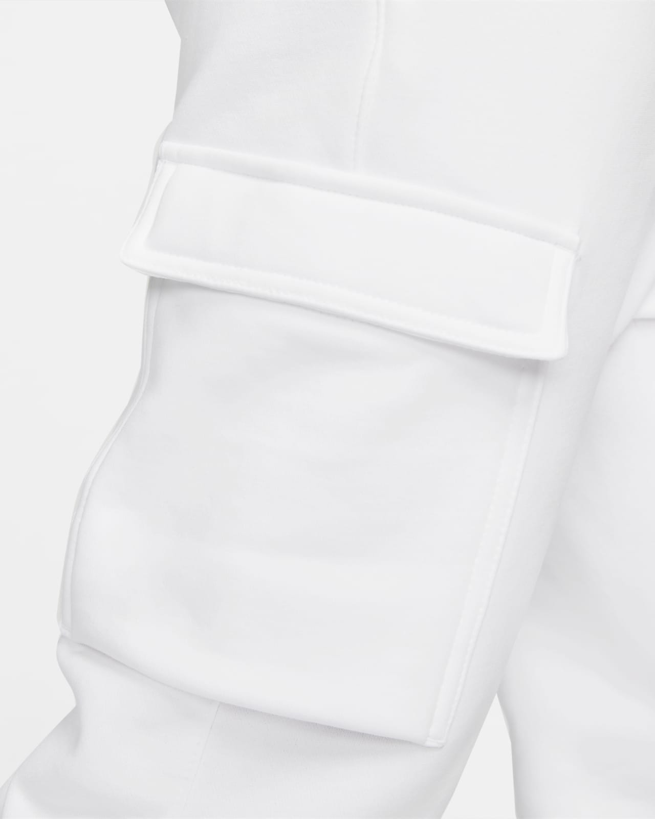 Nike Sportswear Standard Issue Men's Cargo Trousers. Nike SE