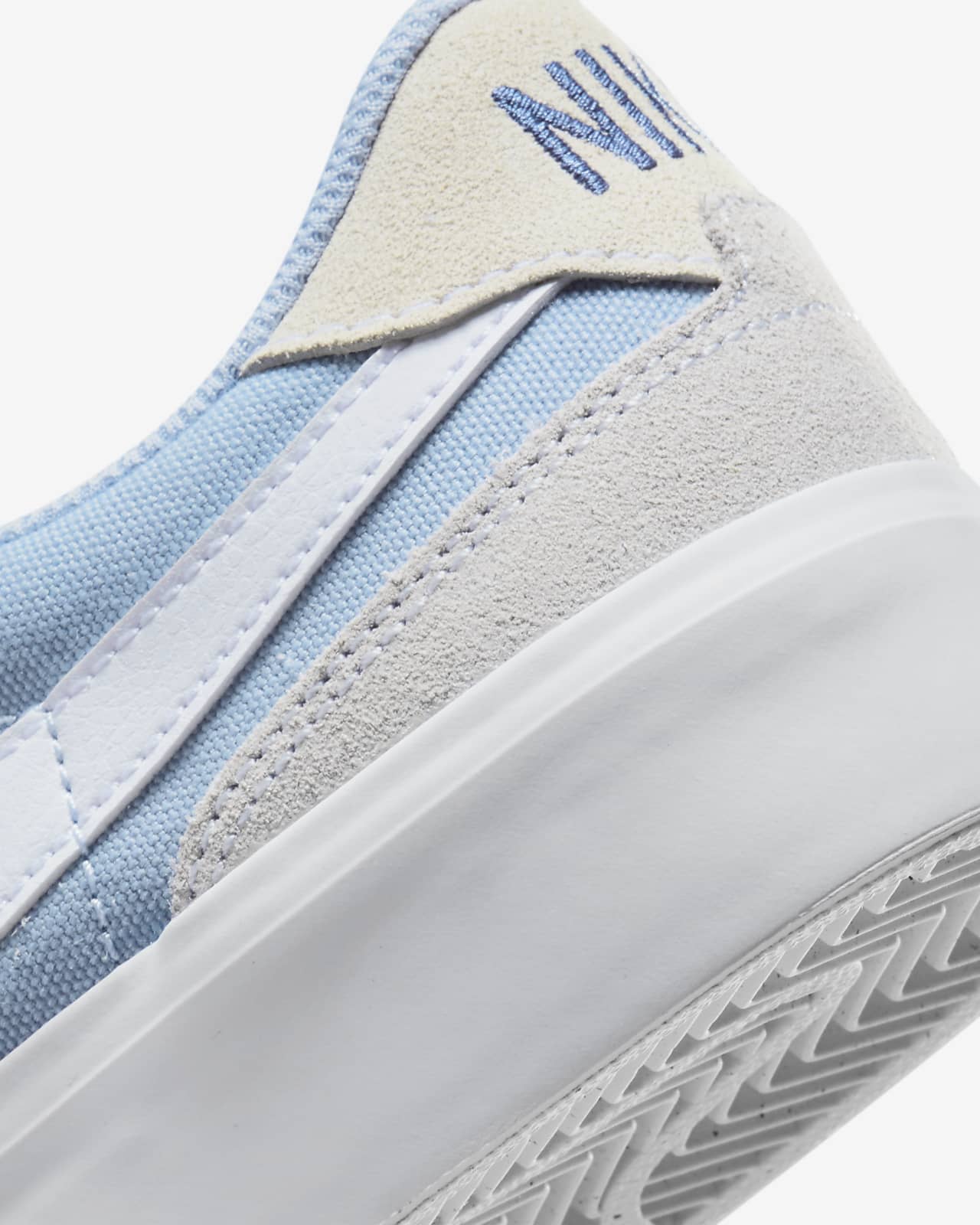 Nike SB Zoom Pogo Plus Skate Shoes. Nike HU