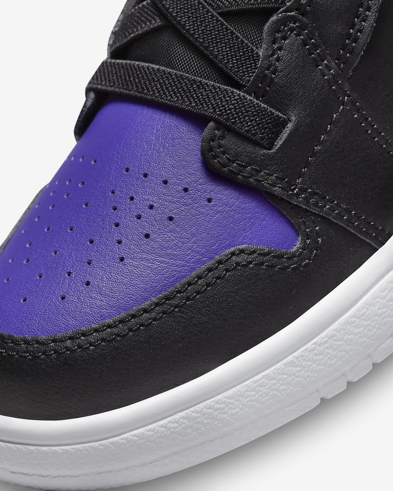 Jordan 1 Low Alt Younger Kids' Shoe. Nike IE