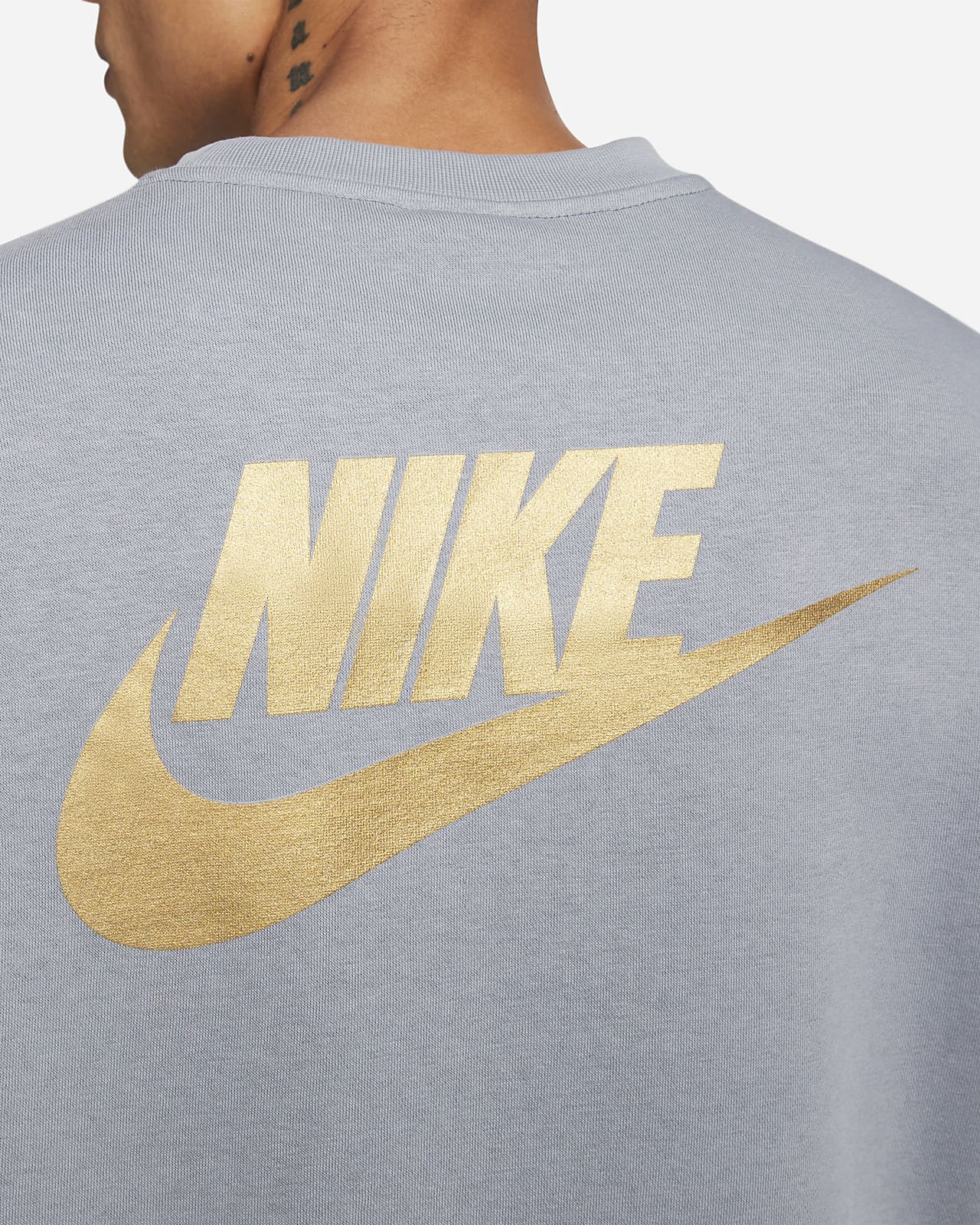 Nike Sportswear Standard Issue Men's Crew-Neck Sweatshirt. Nike CZ