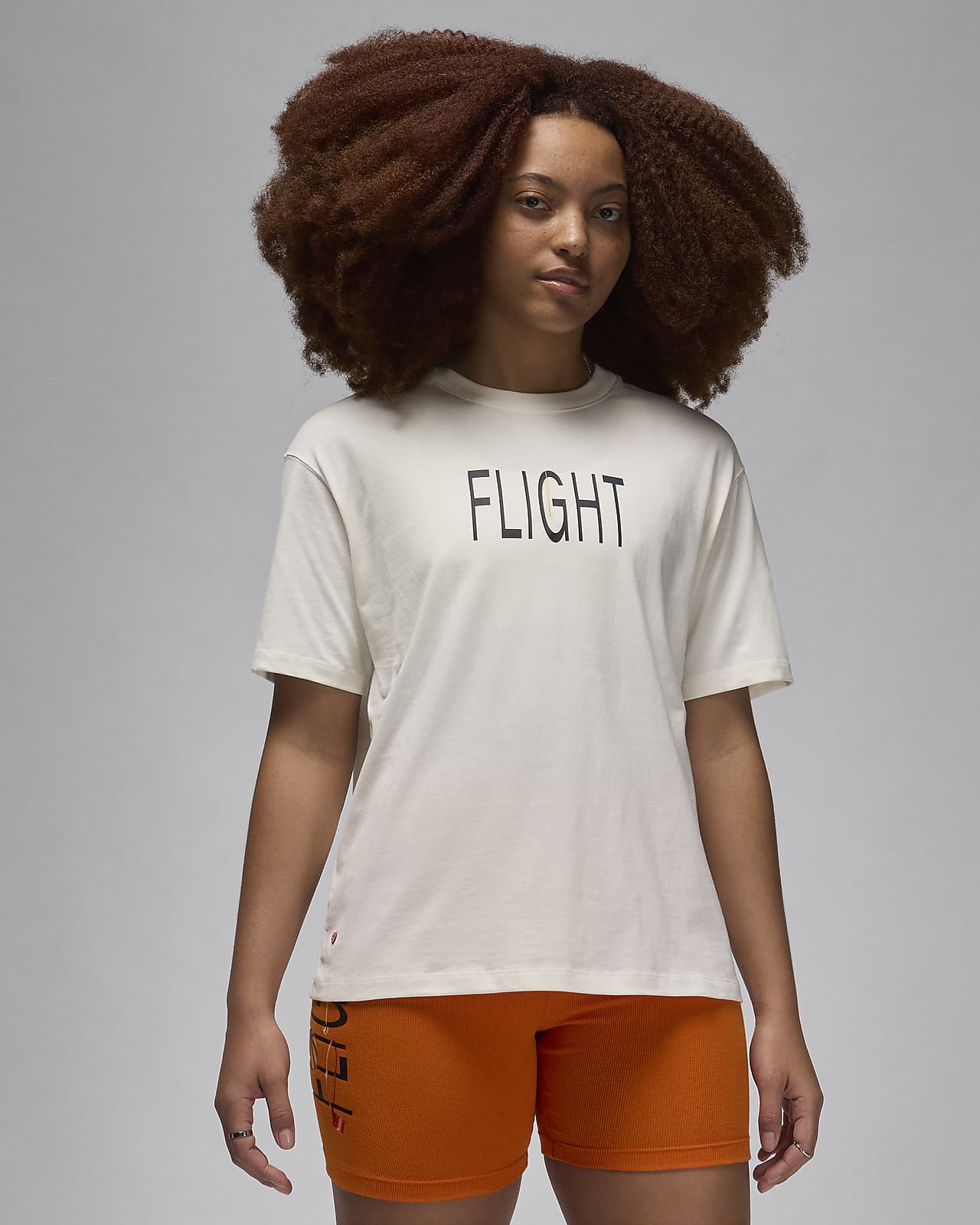 Jordan Artist Series by Darien Birks Samarreta - Dona. Nike ES