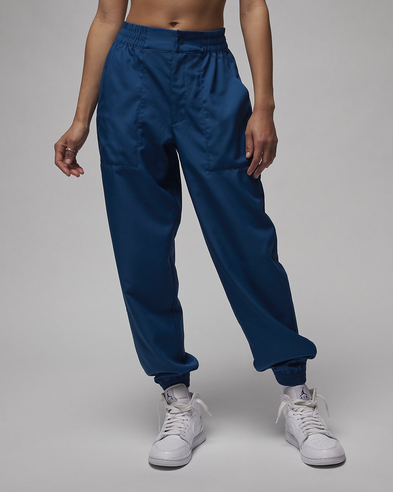 Jordan Women's Woven Trousers. Nike CH