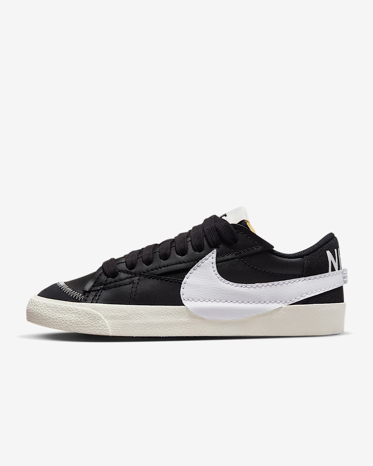 Nike Blazer Low '77 Jumbo Women's Shoes. Nike FI