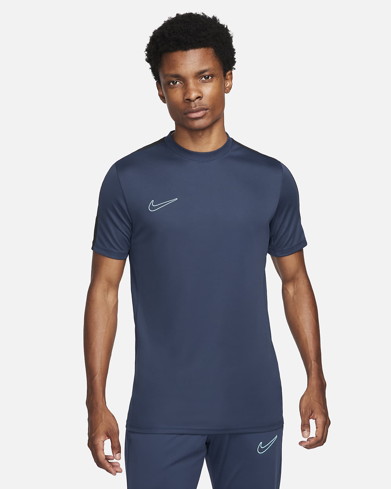 Nike Academy Men's Dri-FIT Short-Sleeve Football Top. Nike BE