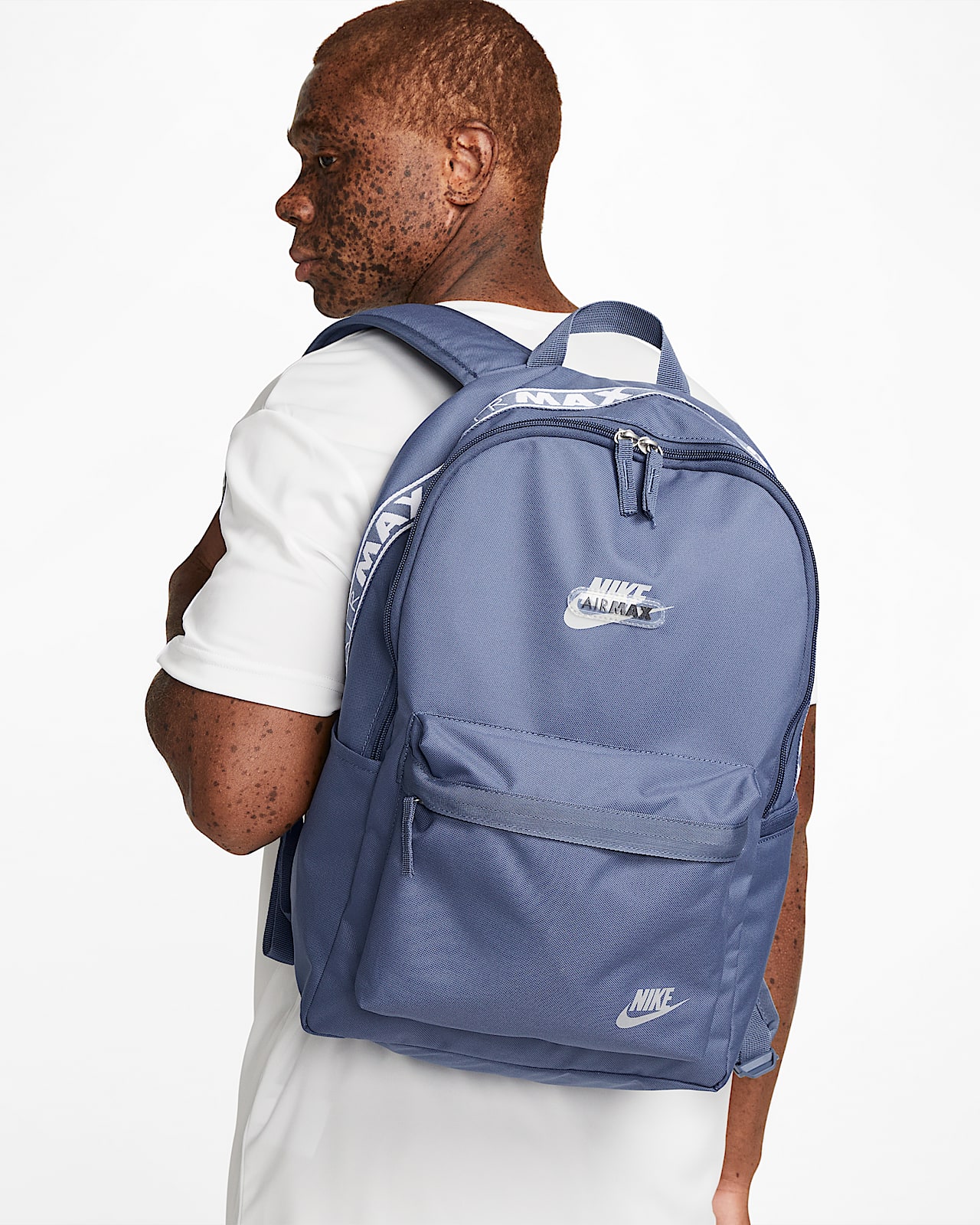 Nike Heritage Backpack (25L). Nike SE