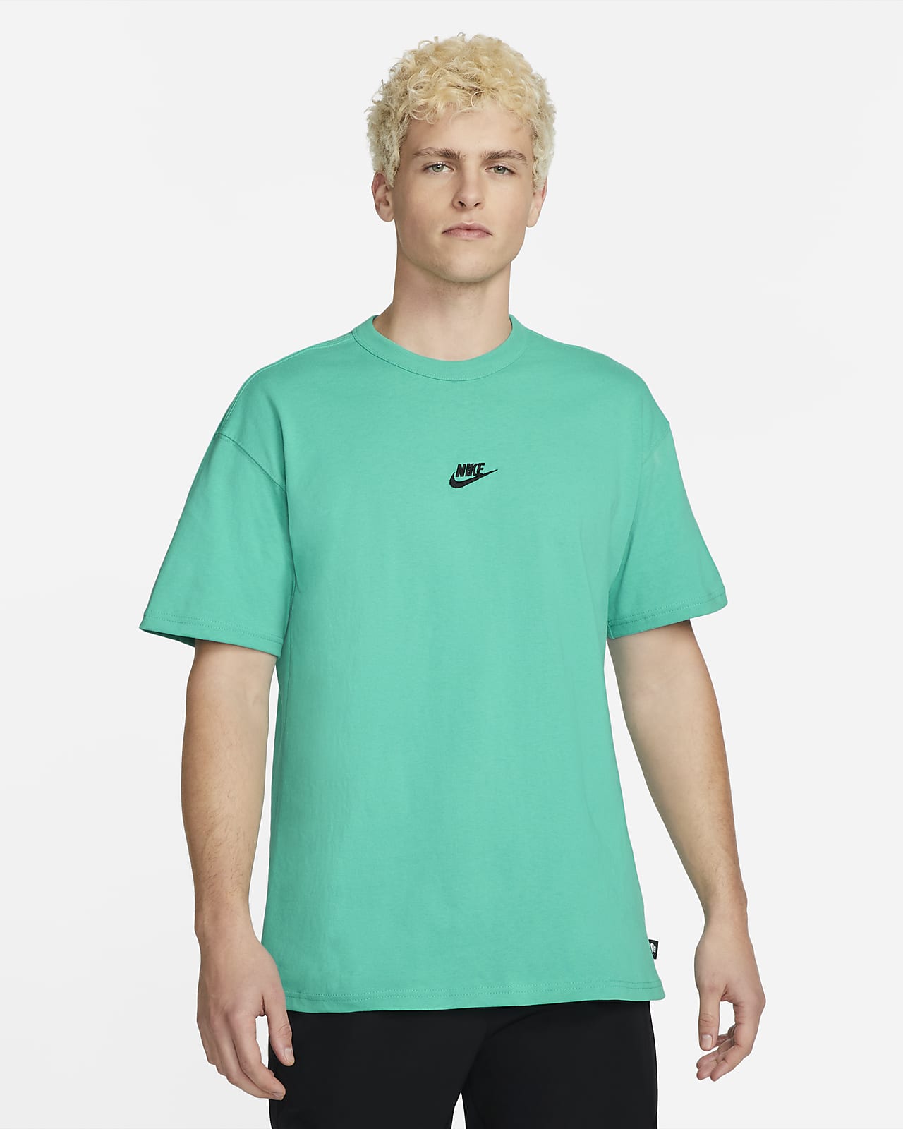 Nike Sportswear Premium Essentials Men's T-Shirt. Nike GB