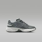 Jordan Trunner Flow Older Kids' Shoes. Nike IE