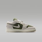 Air Jordan 1 Low SE Older Kids' Shoes. Nike ID