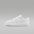 Jordan Court Connect Low Older Kids' Shoes. Nike RO