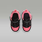 Sko Jordan Court Connect Low för baby/små barn. Nike SE