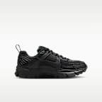 Nike Vomero 5 Older Kids' Shoes with Reflective Design Accents. Nike BG