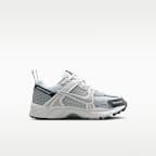 Nike Vomero 5 Younger Kids' Shoes with Reflective Design Accents. Nike SE