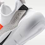 Nike Flex Runner 4 Older Kids' Shoes. Nike SE