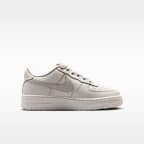 Nike Air Force 1 Low Older Kids' Shoes. Nike IL