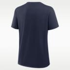 Playera universitaria Nike para mujer Michigan Script Mantra Logo. Nike.com