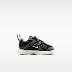 Nike V5 RNR sko i semsket skinn til sped- og småbarn. Nike NO