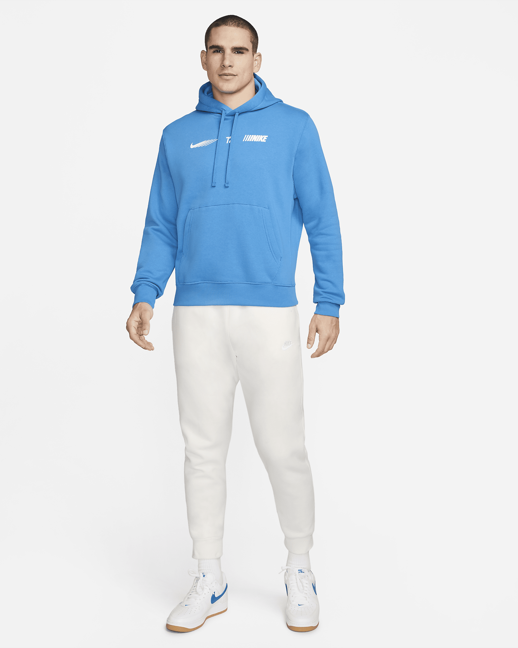 Nike Sportswear Standard Issue Men's Fleece Pullover Hoodie. Nike SA