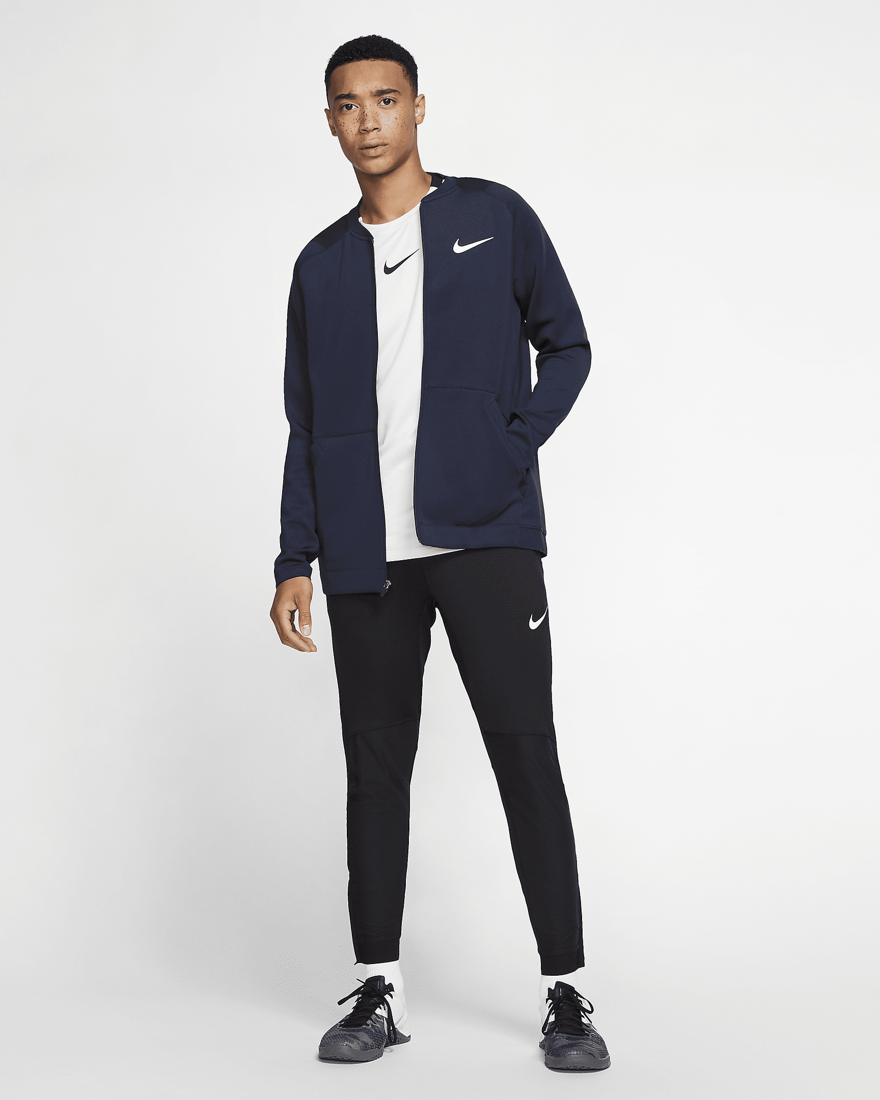 Nike Pro Men's Jacket. Nike SA