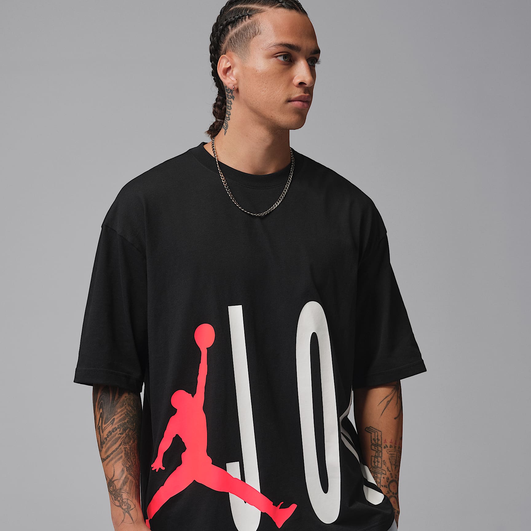 Jordan Men's Oversized T-Shirt. Nike BG